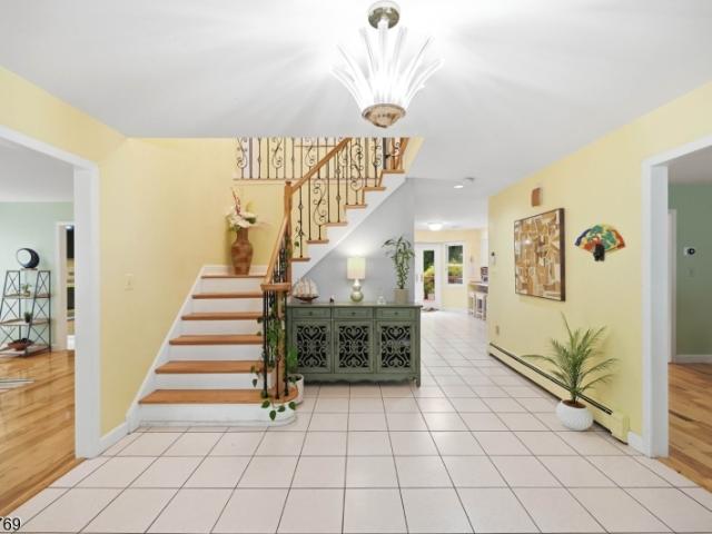 11 Anthony Ave