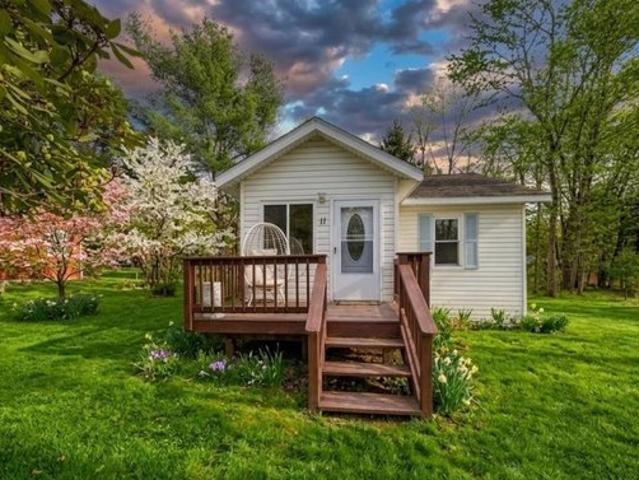 11 Apache Ln, Ferndale, NY 12734