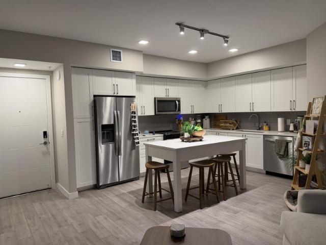 1/1 APT Fort Lauderdale 7 MIN WALK TO BEACH!
