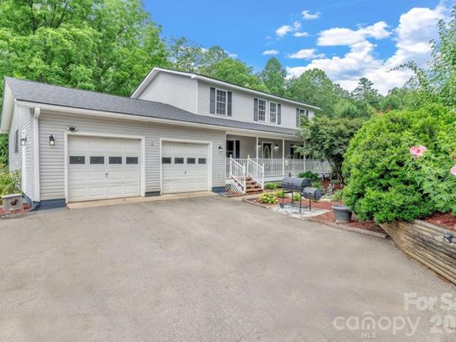 11 Aquarian Way, Leicester, NC 28748