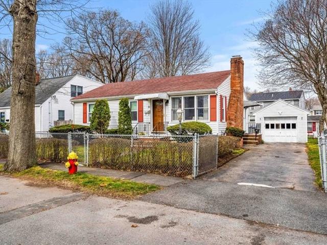 11 Arnold Rd, Peabody, MA 01960