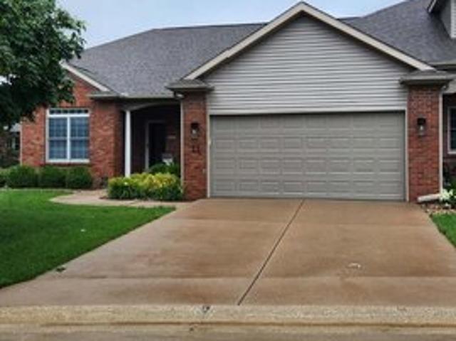 11 Arbor Ct, Bloomington, IL 61704