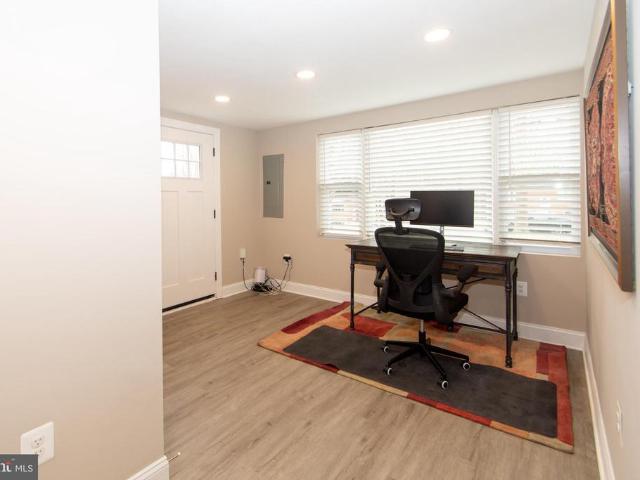 11 Arthur Drive W