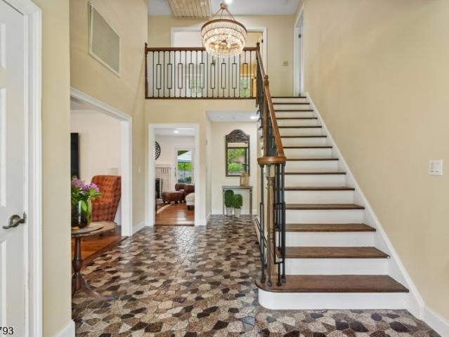 11 Auriemma Ct
