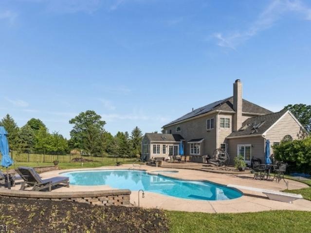 11 Baker Way