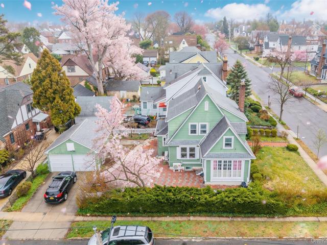 11 Baker Hill Road