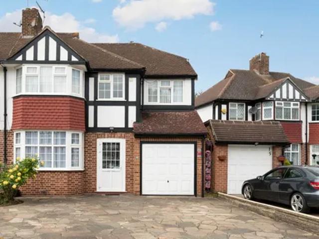 11 Bargate Close, London, KT3 6BG, United Kingdom | 5 bed house for rent #167831957 | Rentberry