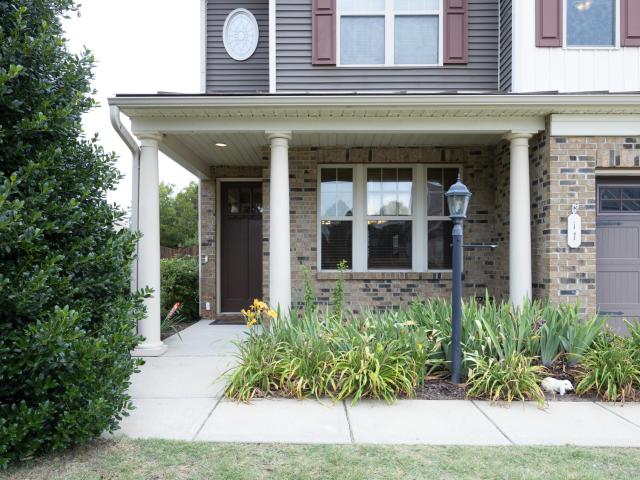11 Baron Court