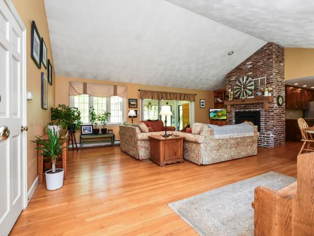 11 Batchelder Rd, Boxford, MA 01921 | MLS #73497 | Compass