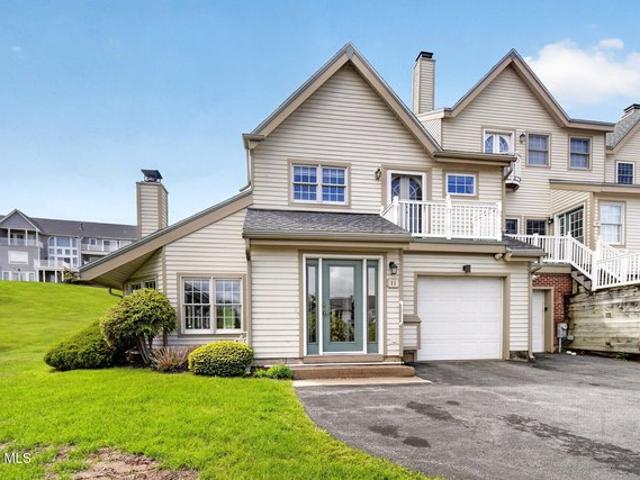 11 Beach Ct, Saratoga Springs, NY 12866