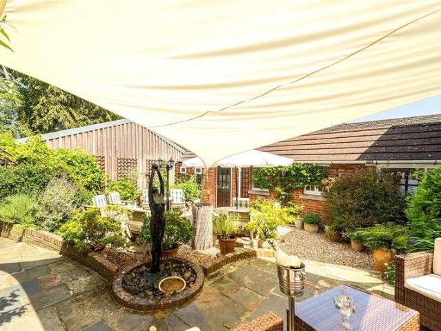 11 bed house for sale