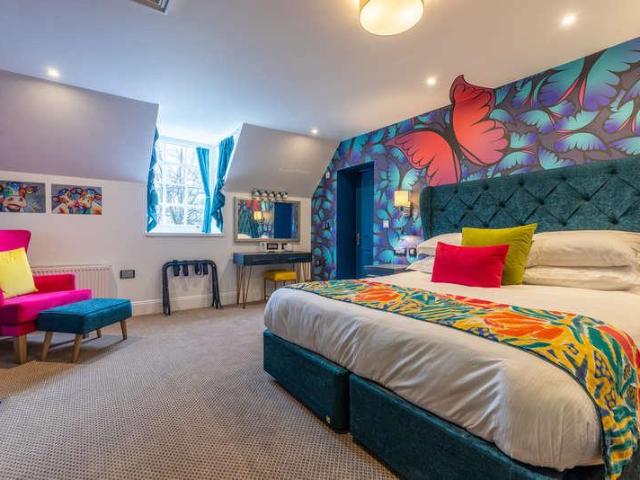 11 bed house for sale