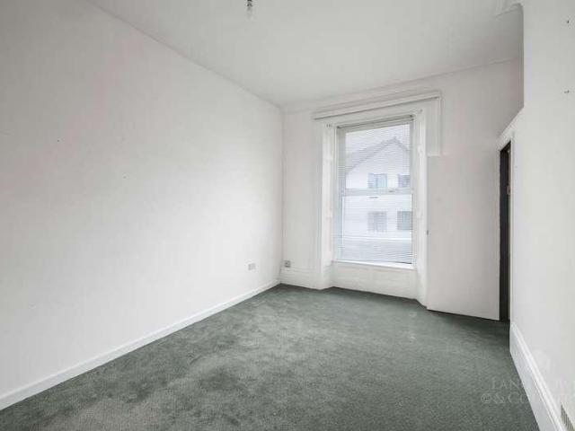 11 bed house for sale