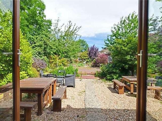 11 bed house for sale