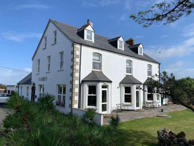 11 bed house for sale