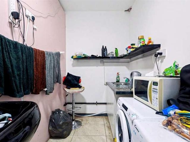 11 bed property for sale