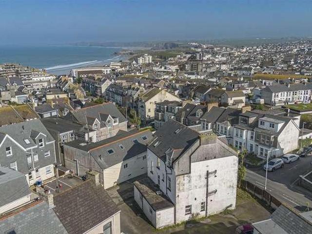 11 bed property for sale