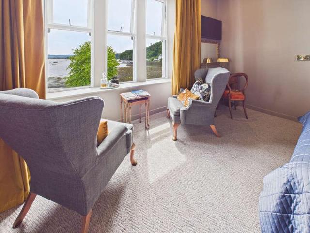 11 bed property for sale