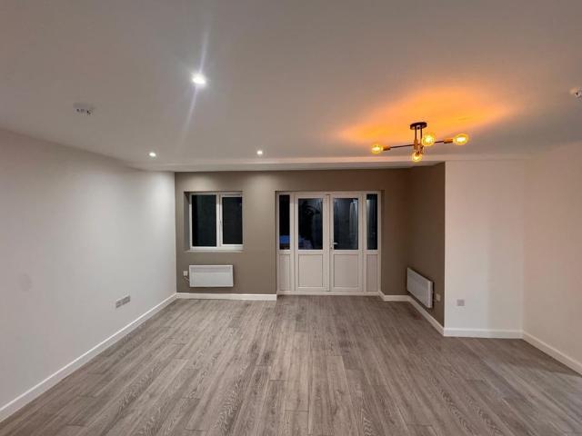 11 Bed Terraced House, Penistone Road, SW16