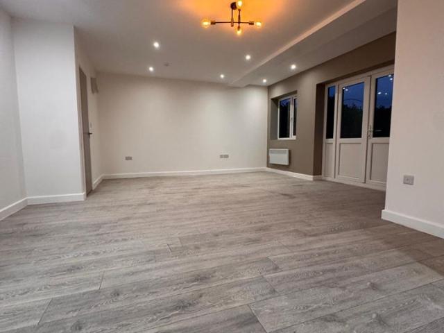 11 Bed Terraced House, Penistone Road, SW16