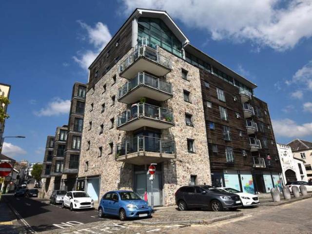 11 Bedroom Apartment Flat