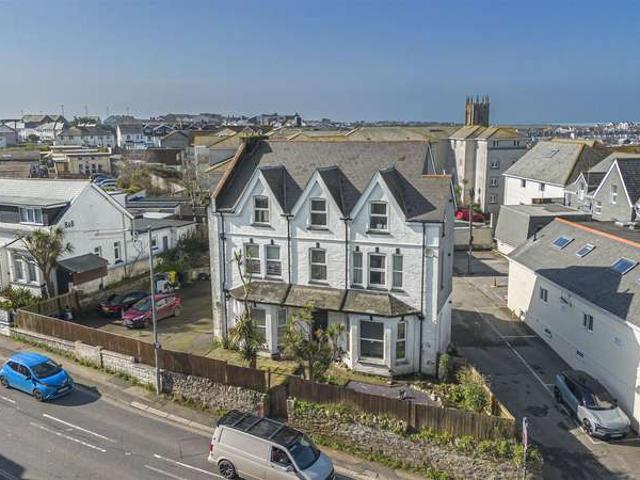 11 Bedroom Block Of Apartments Flat