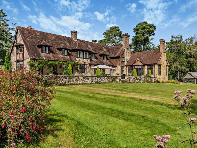 11 bedroom detached house for sale