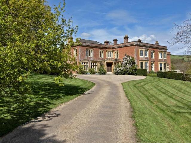 11 bedroom equestrian facility for sale