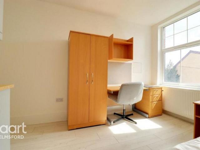 11 bedroom flat to rent