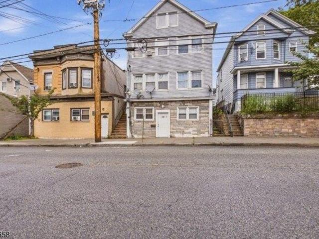 11 bedroom, Garfield NJ 07026 104479177