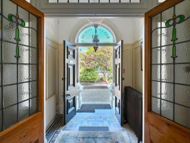 11 Bedroom House Hastings East Sussex LS98718320
