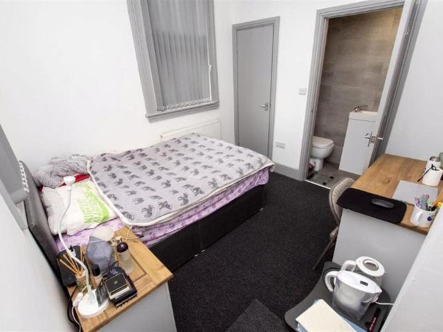 11 bedroom house to rent