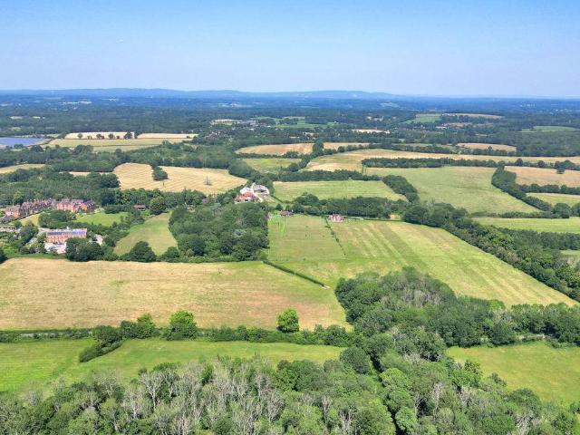 11 bedroom property with land for sale