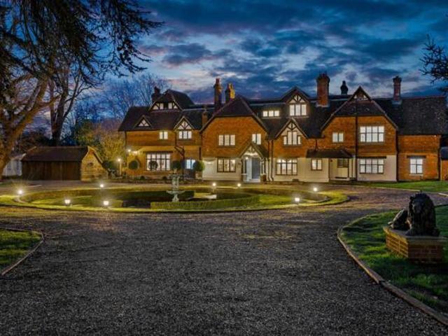 11 Bedroom Shared Living/roommate Surrey Surrey 101678866
