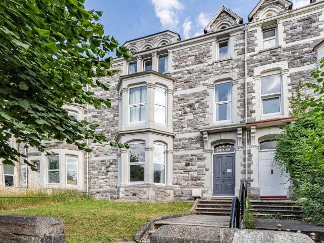 11 bedroom terraced house for sale