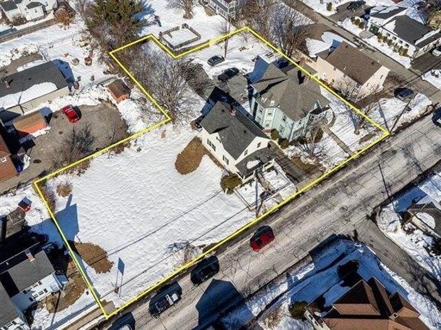 11 bedroom, Warren RI 02885 102476602