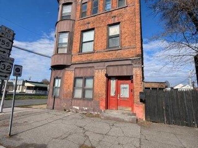 11 bedroom, Watervliet NY 12189 104922053