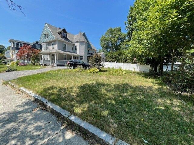 11 bedroom, Worcester MA 01602 105125427