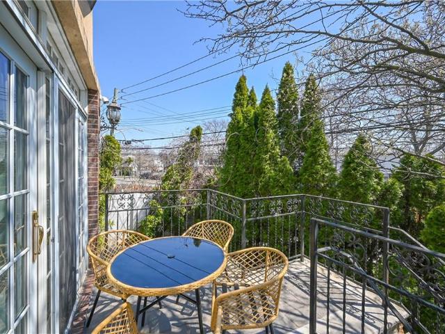 11 Bell Point Drive