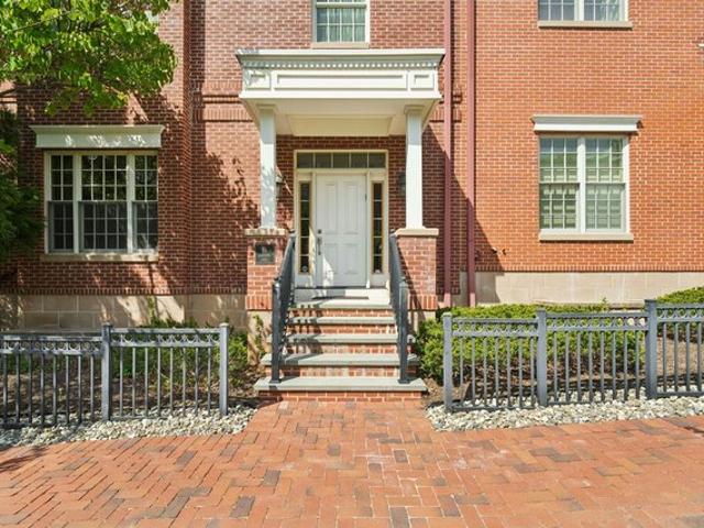 11 Beresford Ln, Livingston, NJ 07039