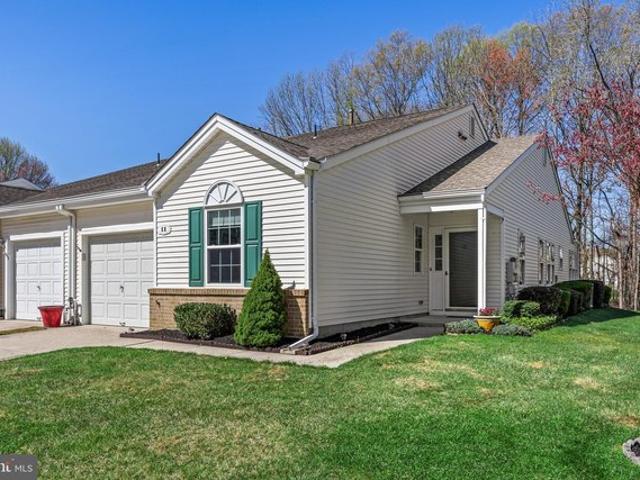 11 Bittersweet Pl, Mount Laurel, NJ 08054