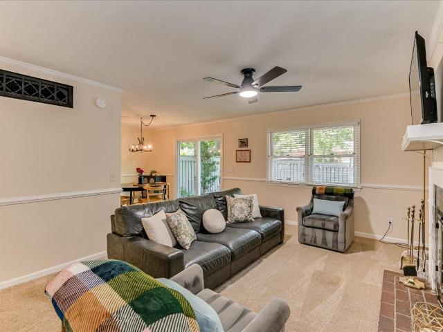 11 Bluff Pointe Way