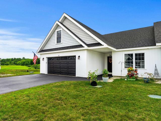 11 Brook Circle