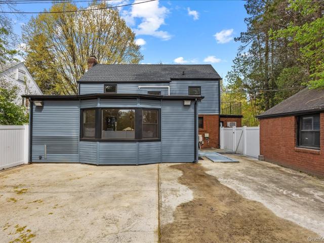 11 Brook Ln, Great Neck, NY 11023 | MLS #989357