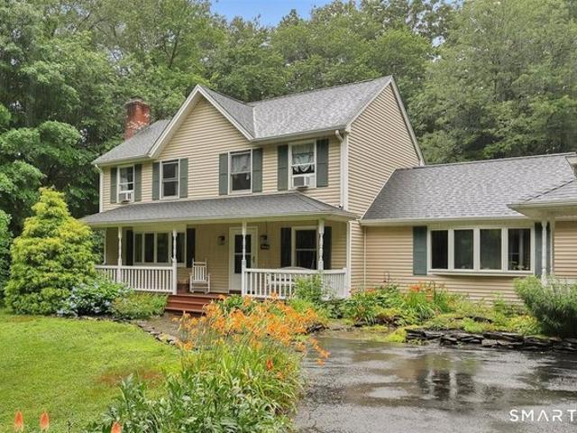 11 Brookside Ct, East Hampton, CT 06424