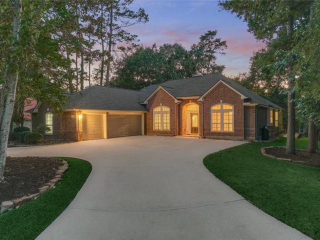 11 Brookwood Ct, Montgomery, TX 77356