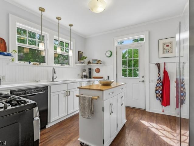 11 Brookwood Dr