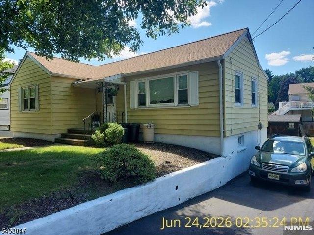 11 Bullens Ave, Wayne, NJ 07470