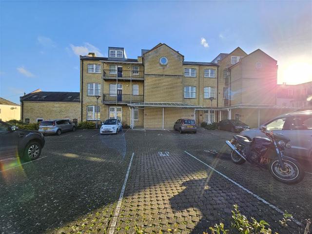 11 Burberry Court, Ely CB6, 1 bed flat to rent, £875 pcm | PrimeLocation