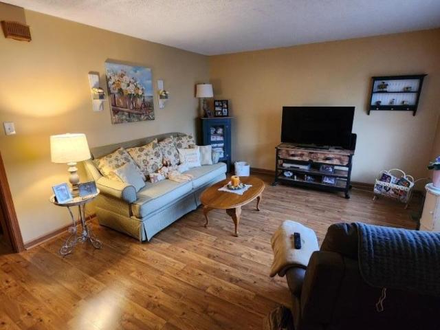 11 Burlington Ct